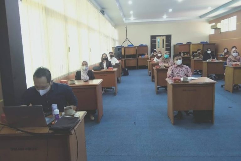 Kuliah Umum Mahasiswa Baru Program Studi Magister Kenotariatan Angkatan V Tahun Akademik 2021/ ...